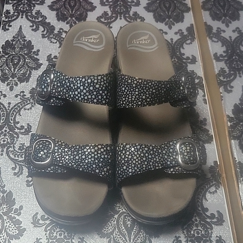 Dansko Sandals Size 41 - Gem